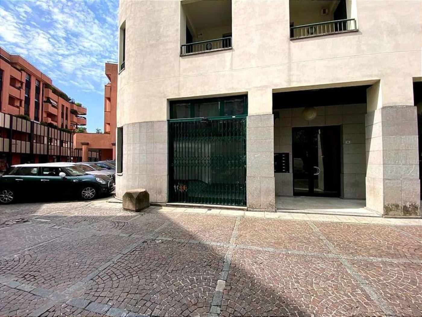 Locale commerciale in Vendita