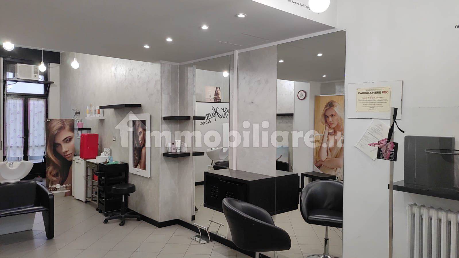 Locale commerciale in Vendita