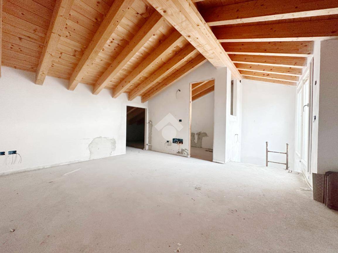 Quadrilocale via Argine Destro Carrione 43, Marina di Carrara, Carrara