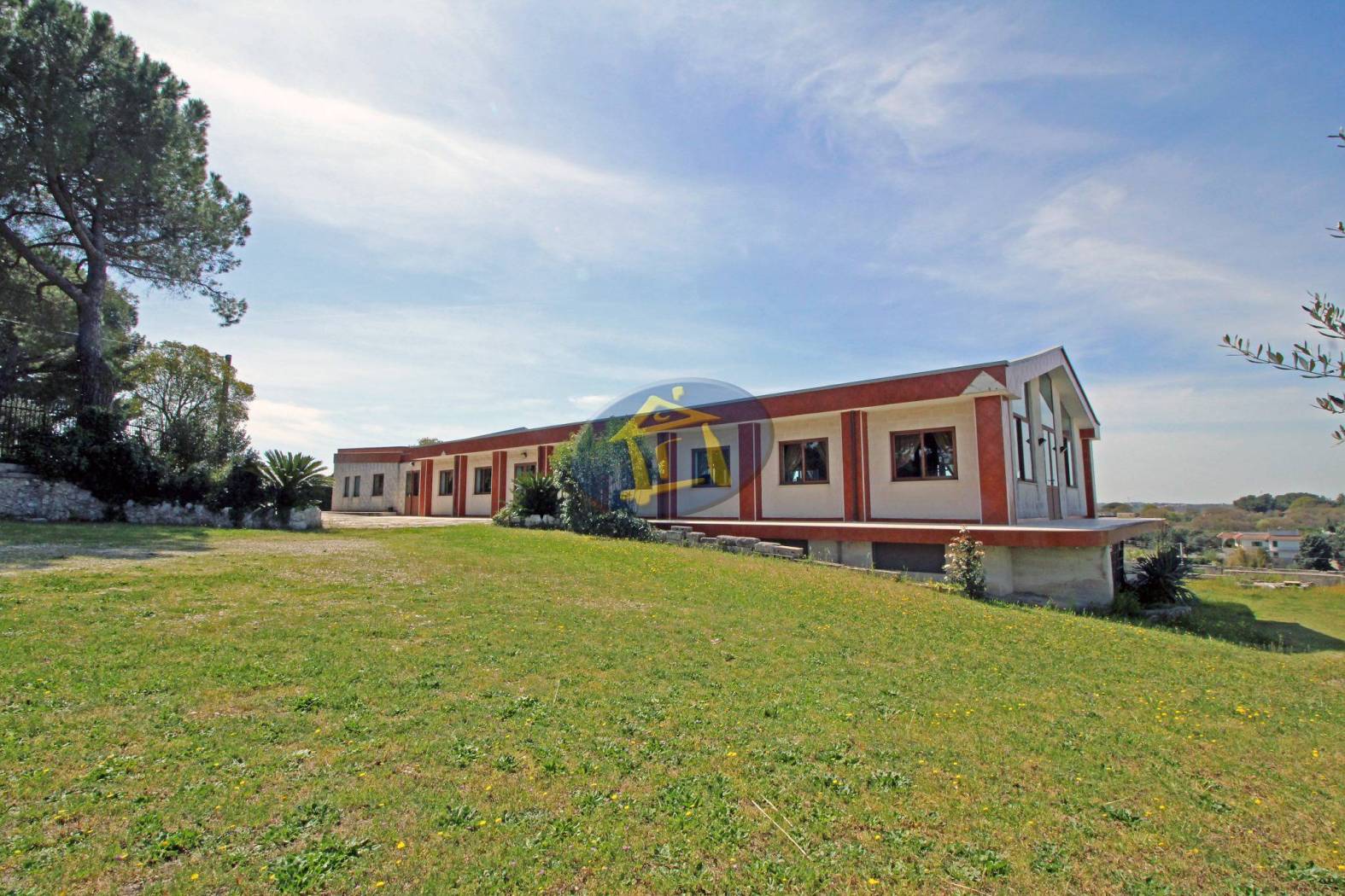 Locale commerciale in Vendita