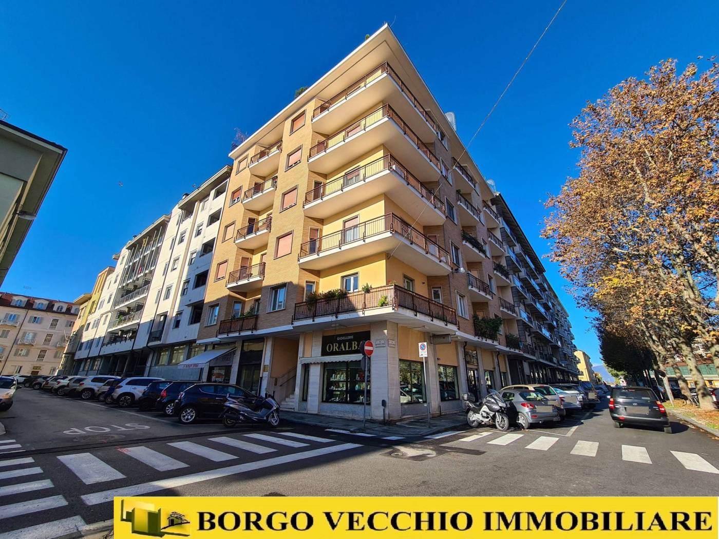 Locale commerciale in Vendita