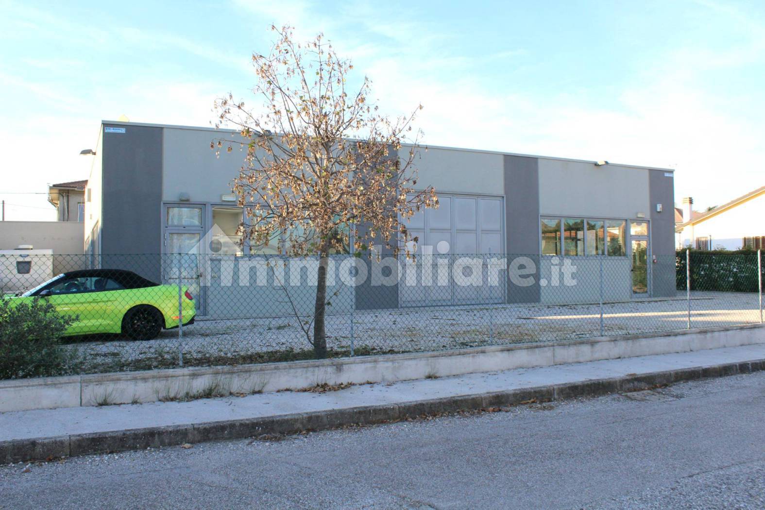 Capannone in Vendita