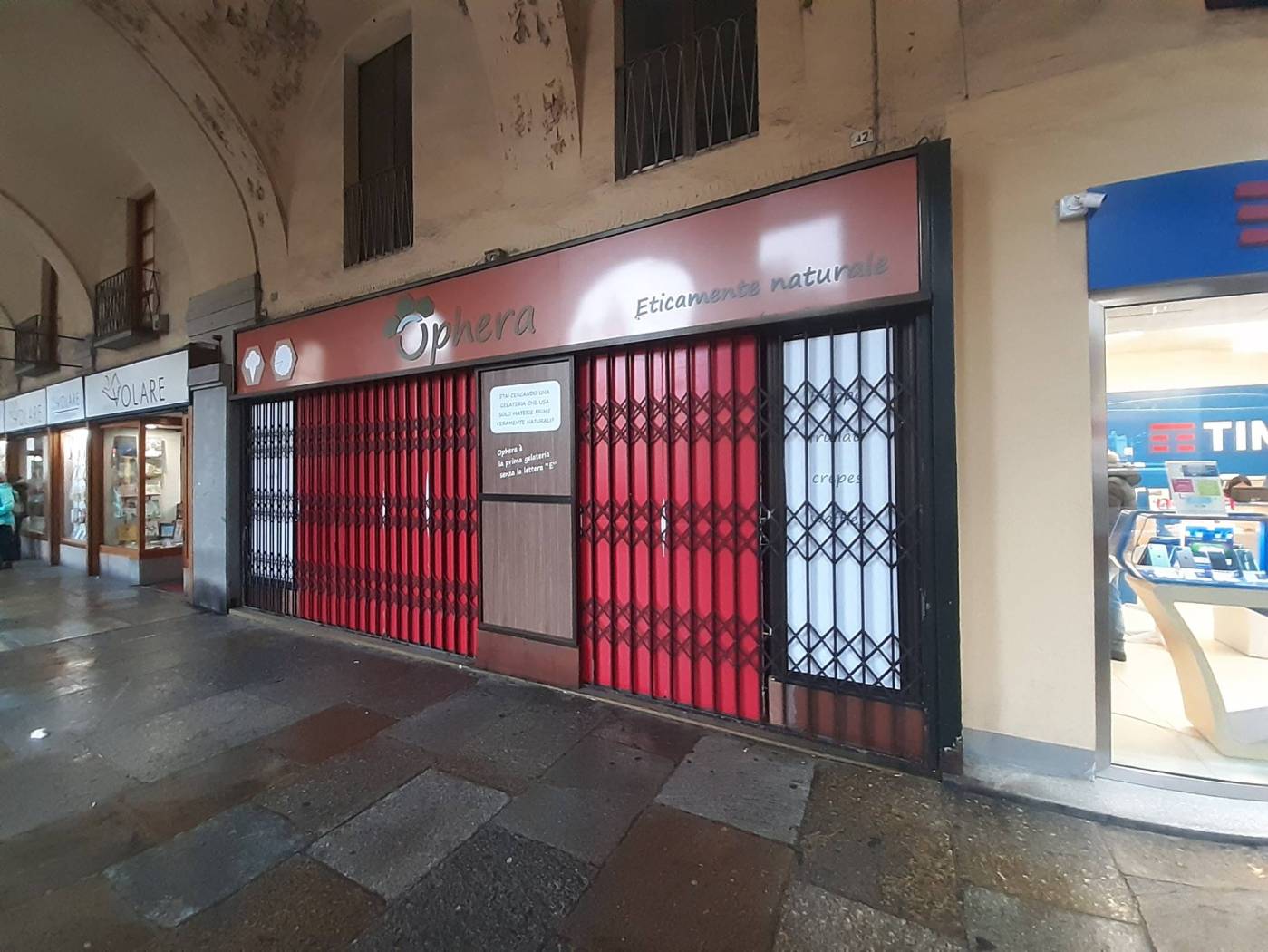 Locale commerciale in Vendita