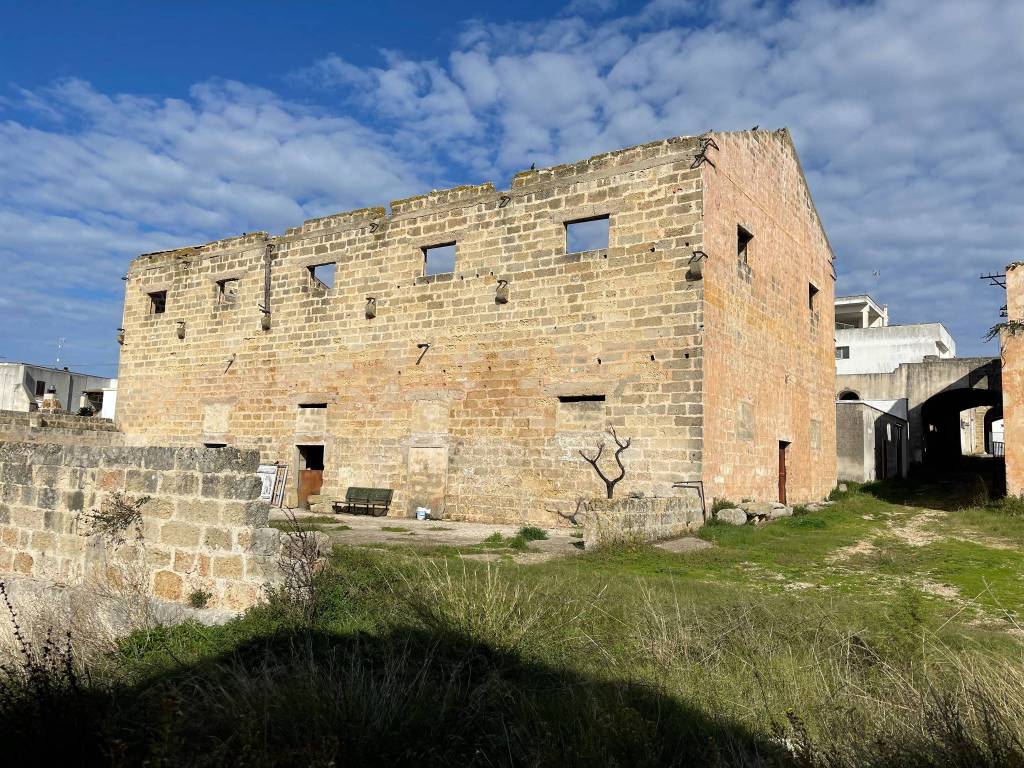 Vendita Rustico in via Curato Ugento. Da ristrutturare, posto auto, 640 ...
