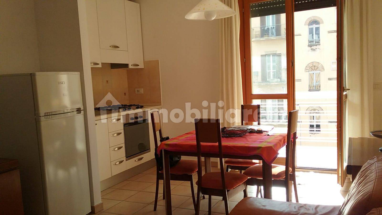 Bilocale via Trento 19, Centro, Macerata