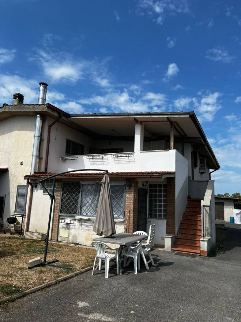 Quadrilocale Strada Litoranea, Isonzo, Latina