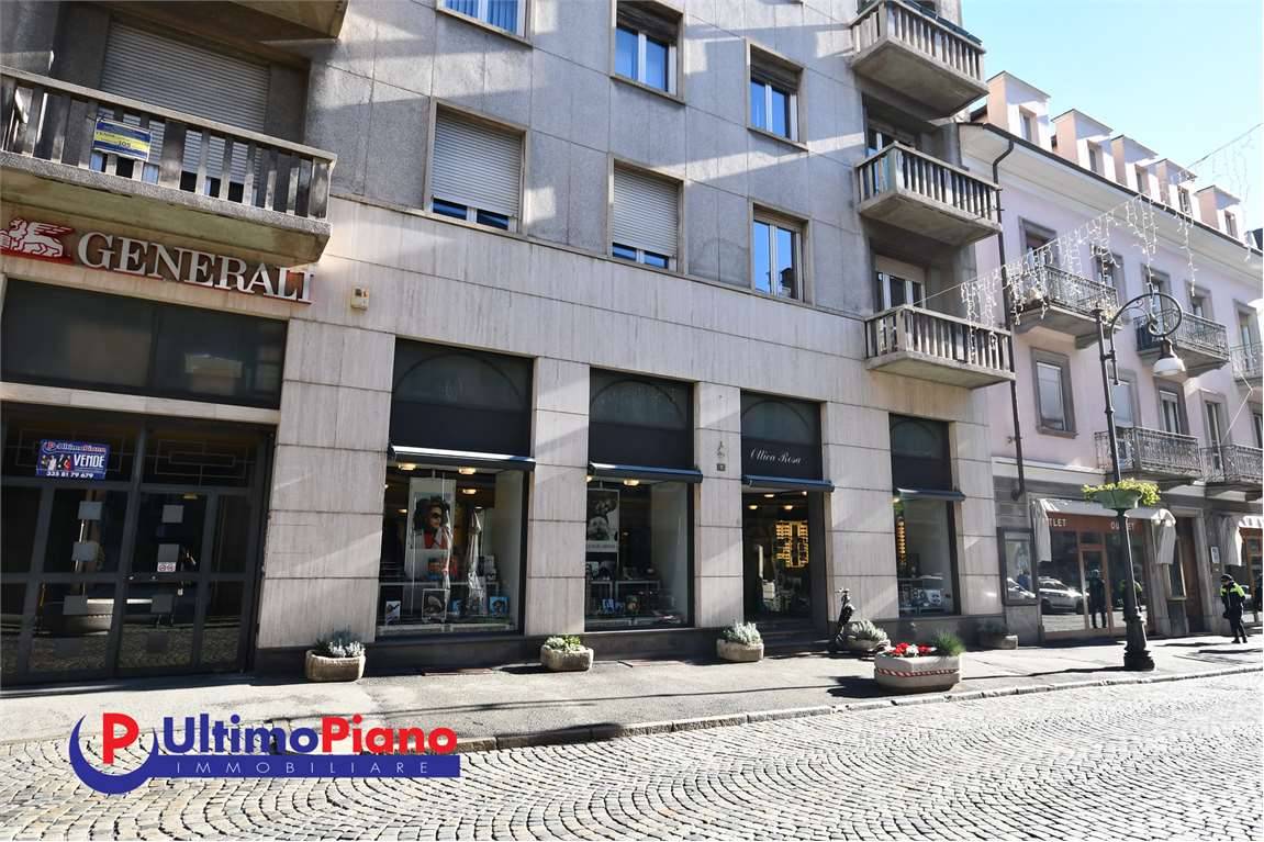 Trilocale via Conseil Des Commis, 5, Centro, Aosta