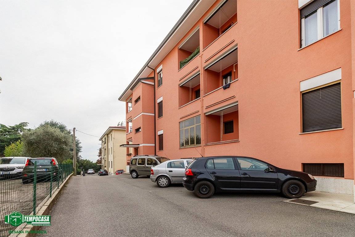 Trilocale via Belvedere 13, Centro, Besana in Brianza