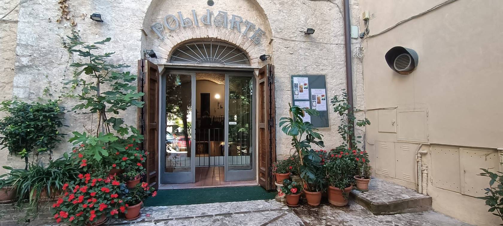 Locale commerciale in Vendita