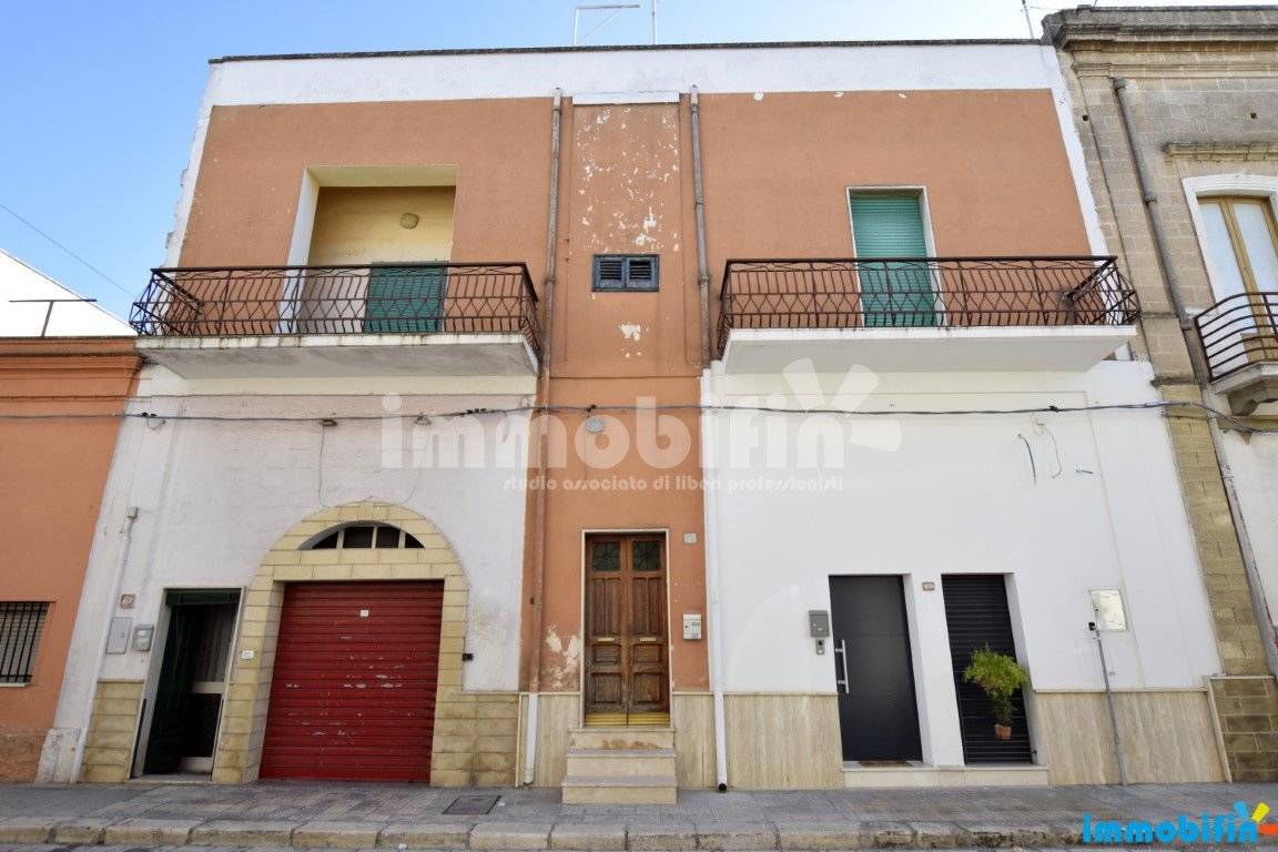 Appartamento da ristrutturare, primo piano, Oria