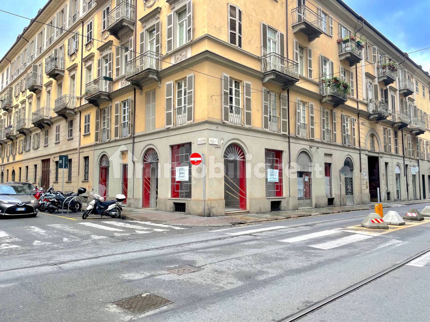Locale commerciale in Vendita