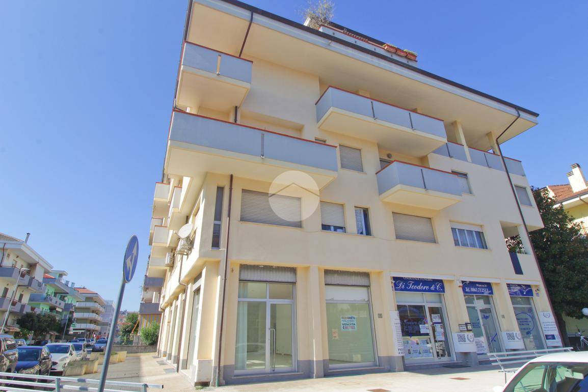 Trilocale via Firenze 90, Centro, Alba Adriatica