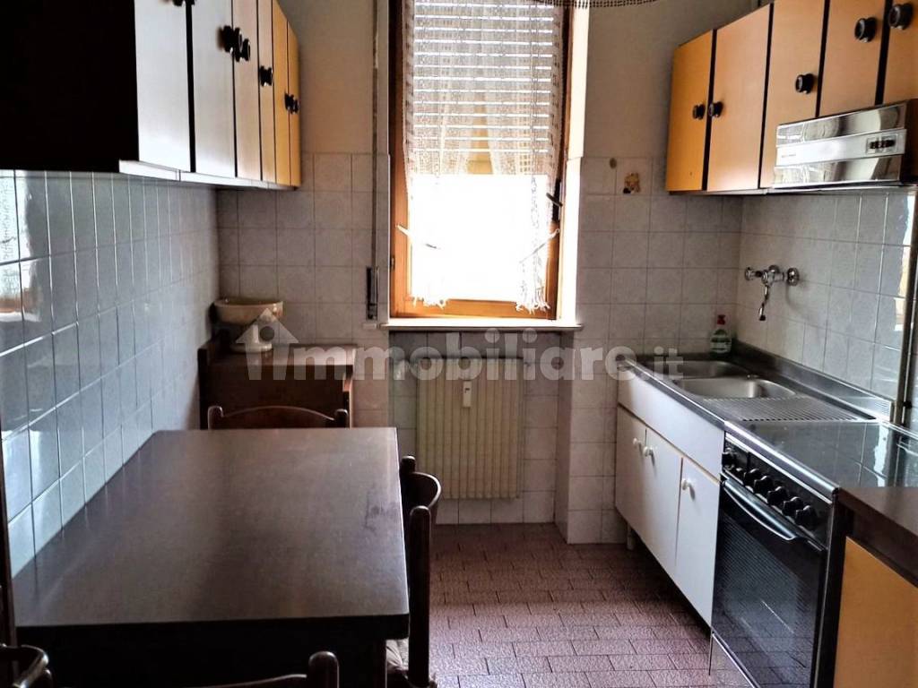 Affitto Appartamento Piacenza. Bilocale in via Francesco Crotti. Buono ...