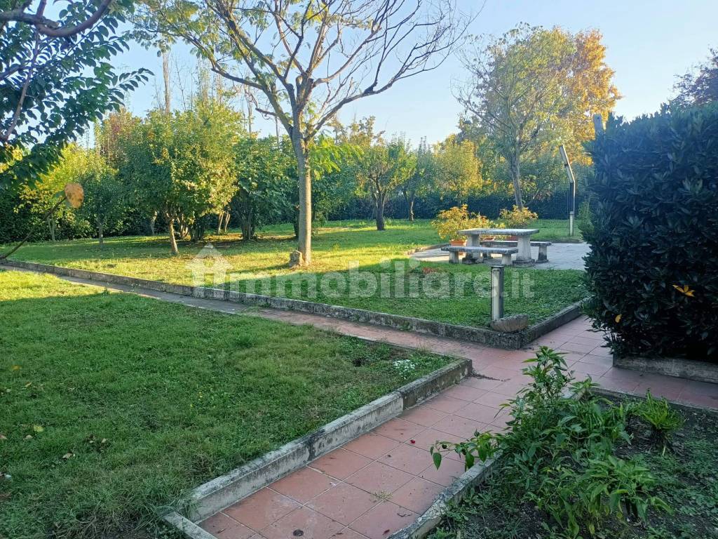 Vendita Villa unifamiliare in Strada Pontasso Parma. Posto auto, con ...