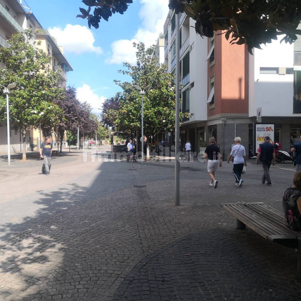 Locale commerciale in Vendita