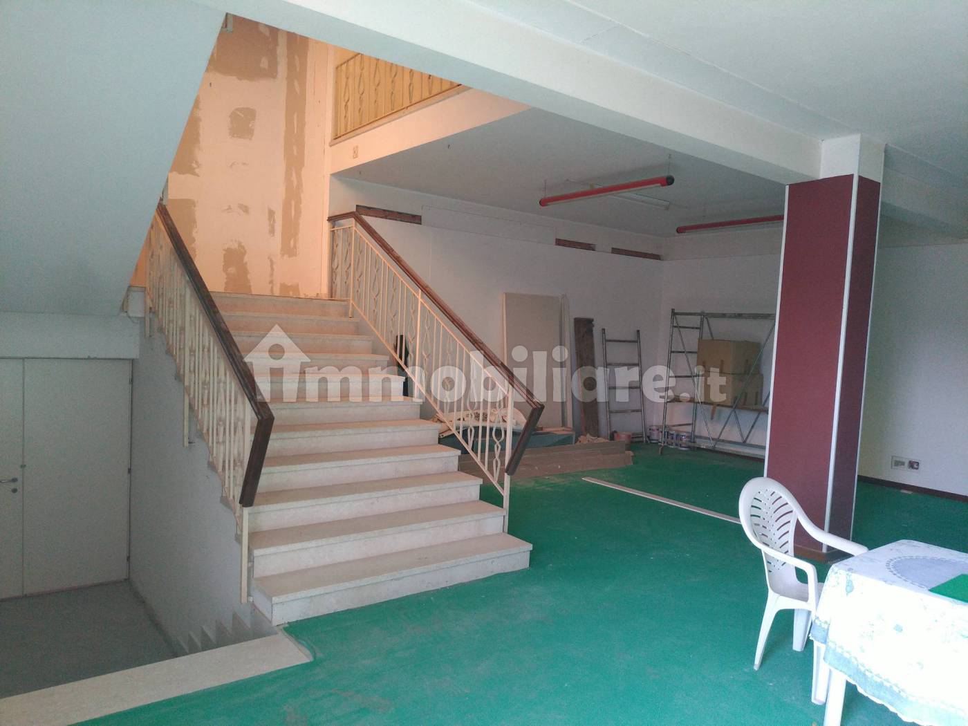 Locale commerciale in Vendita