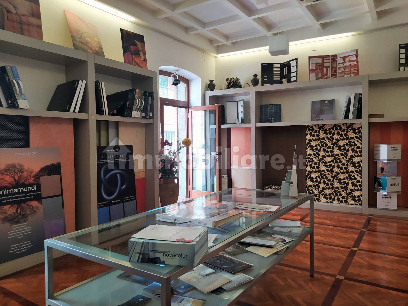 Locale commerciale in Vendita