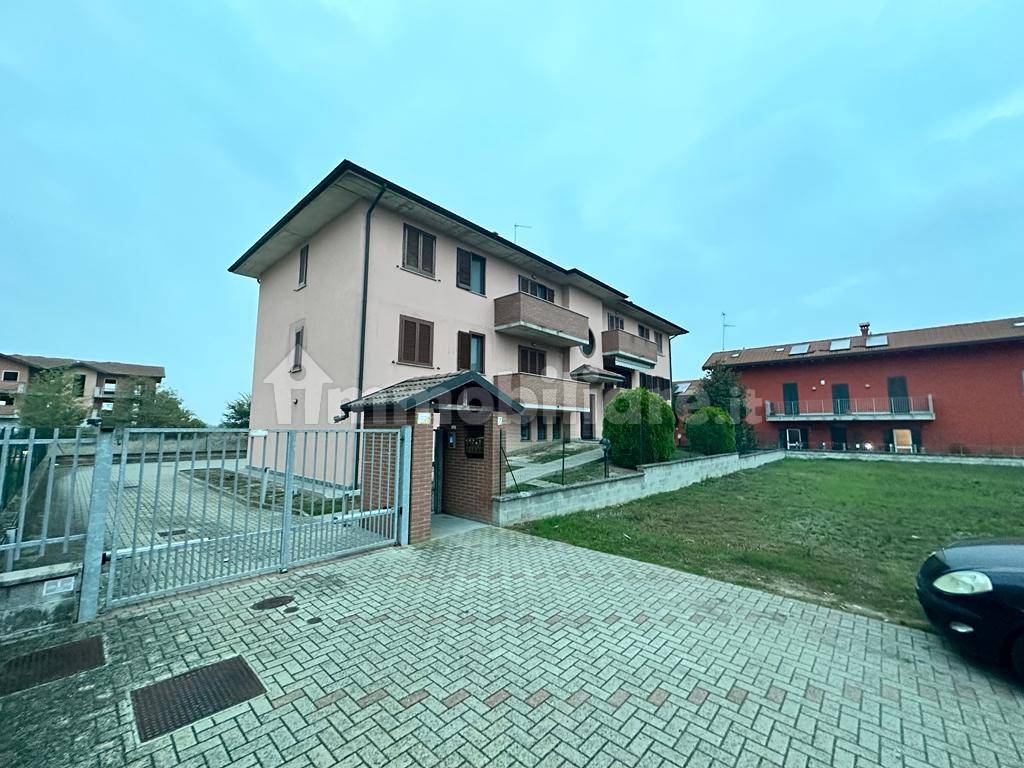 Trilocale buono stato, primo piano, Valera Fratta