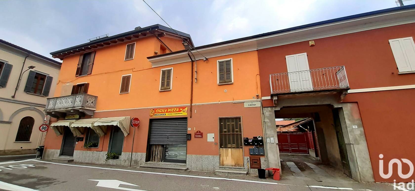 Locale commerciale in Vendita