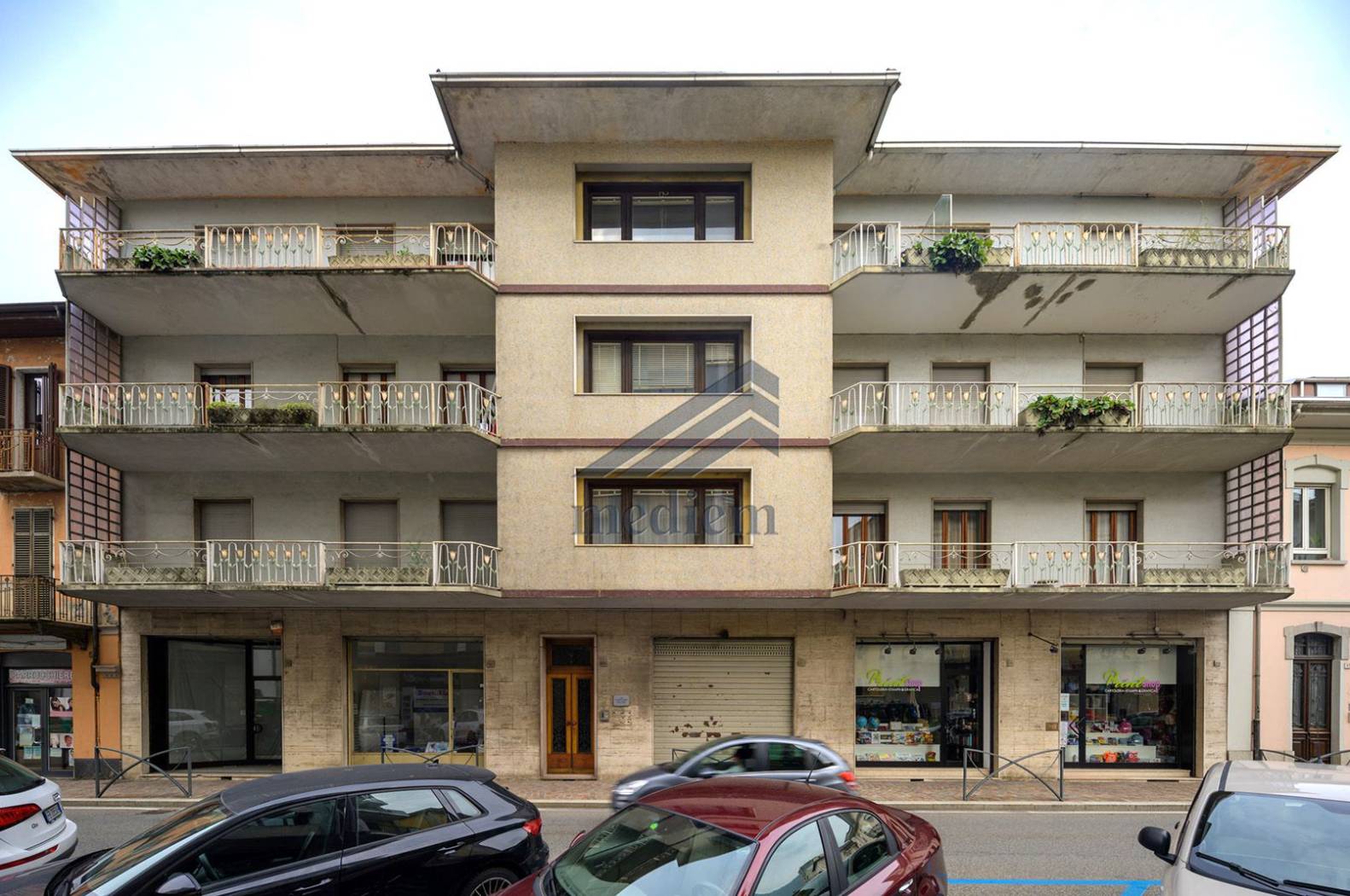 Locale commerciale in Vendita