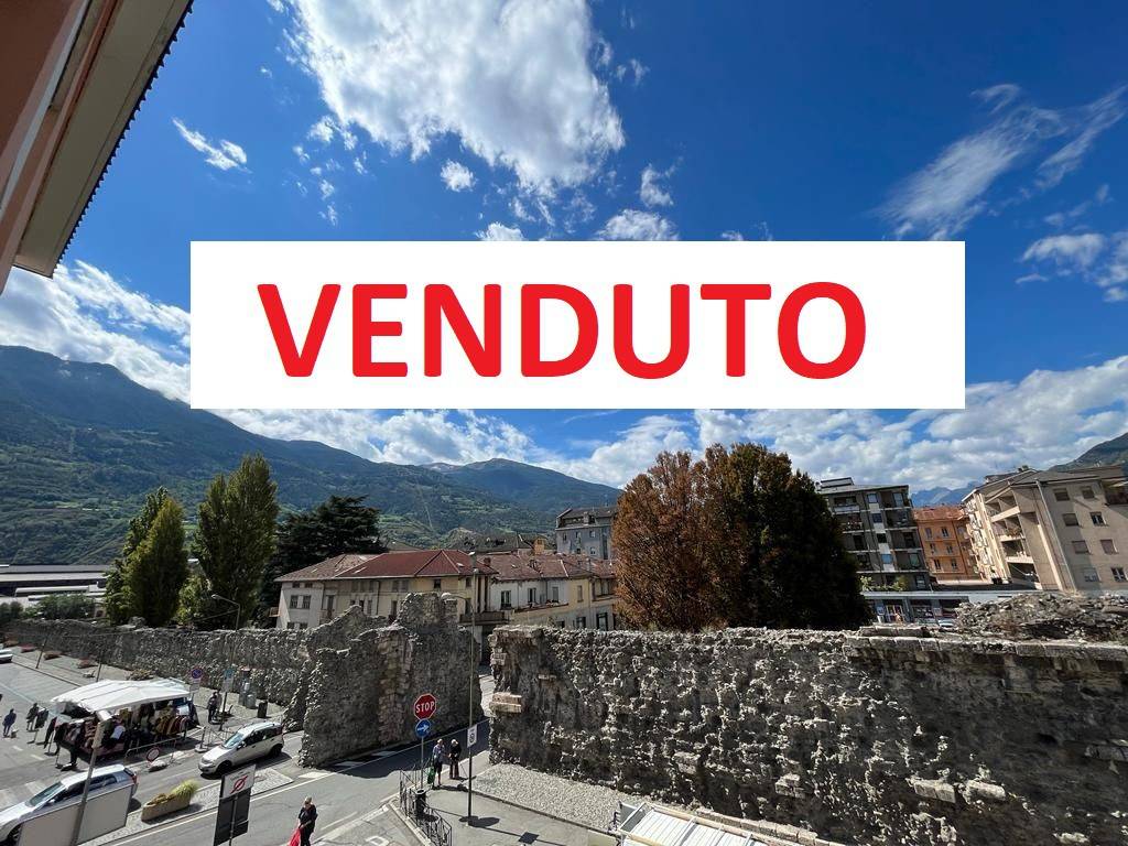 Bilocale via Vevey 15, Centro, Aosta