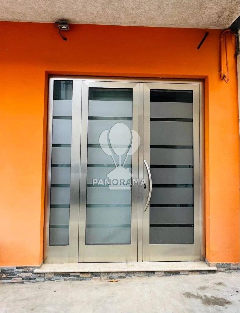 Attività commerciale con laboratorio in Vendita