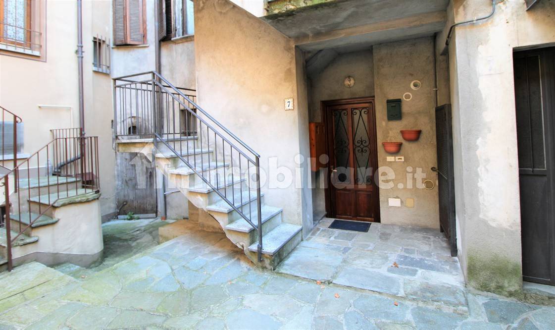 Bilocale vicolo Termignone 7, Centro, Varallo