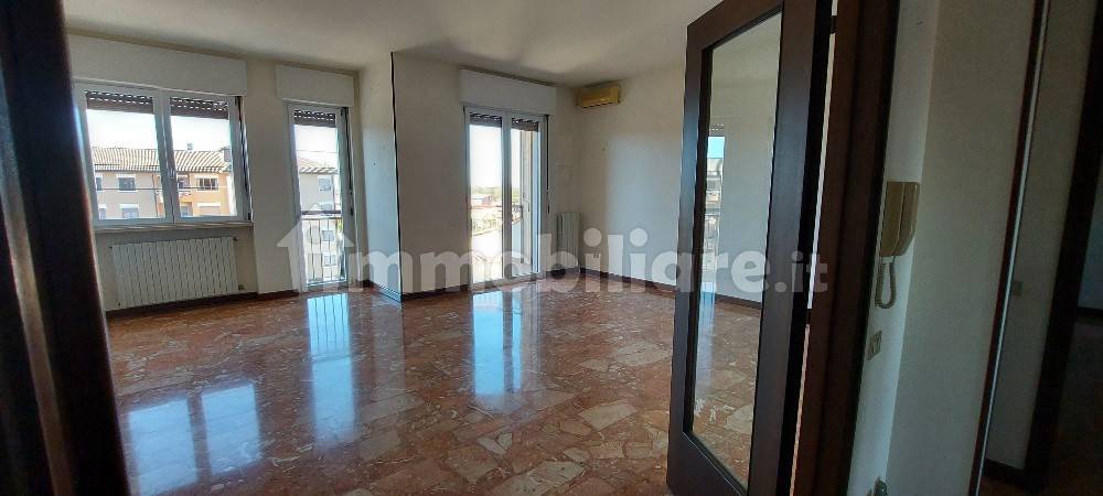 Trilocale piazza Ludovico Benvenuti 8, Ombriano, Sabbioni, San Carlo, Crema