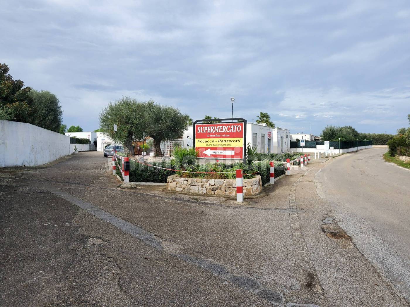 Locale commerciale in Vendita