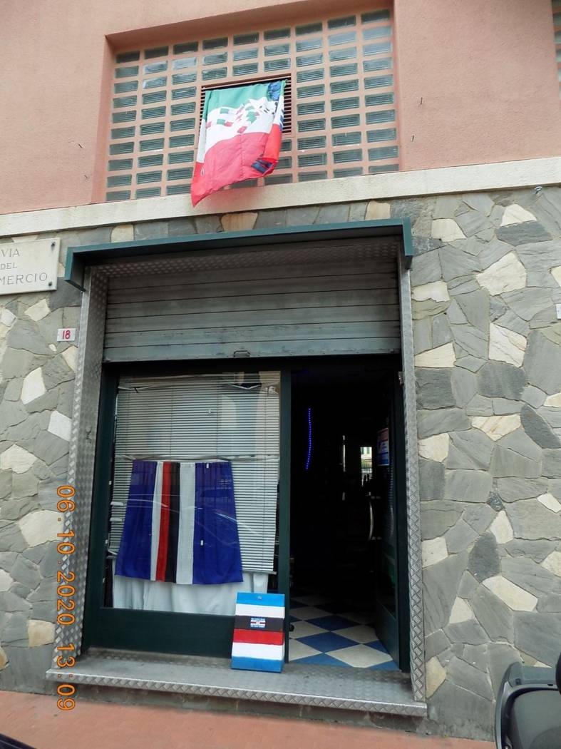 Locale commerciale in Vendita