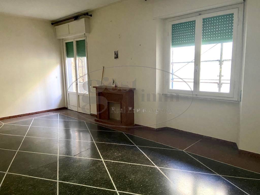 Appartamento da ristrutturare, secondo piano, Calzabigi, Livorno