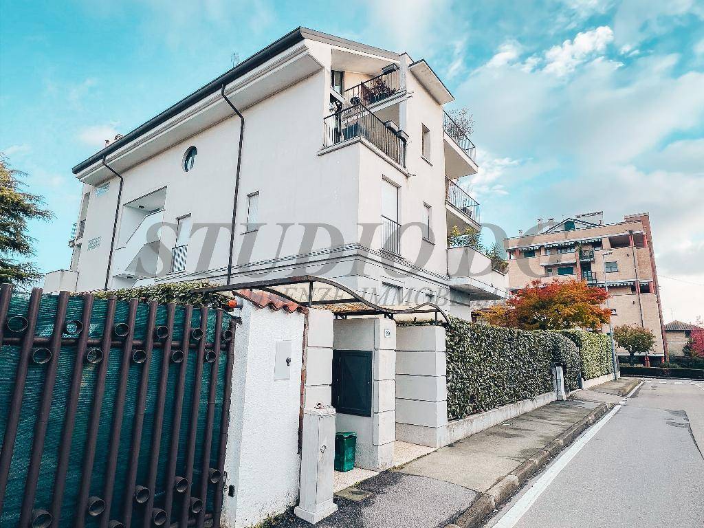 Bilocale via Respighi 20, Cesano Maderno