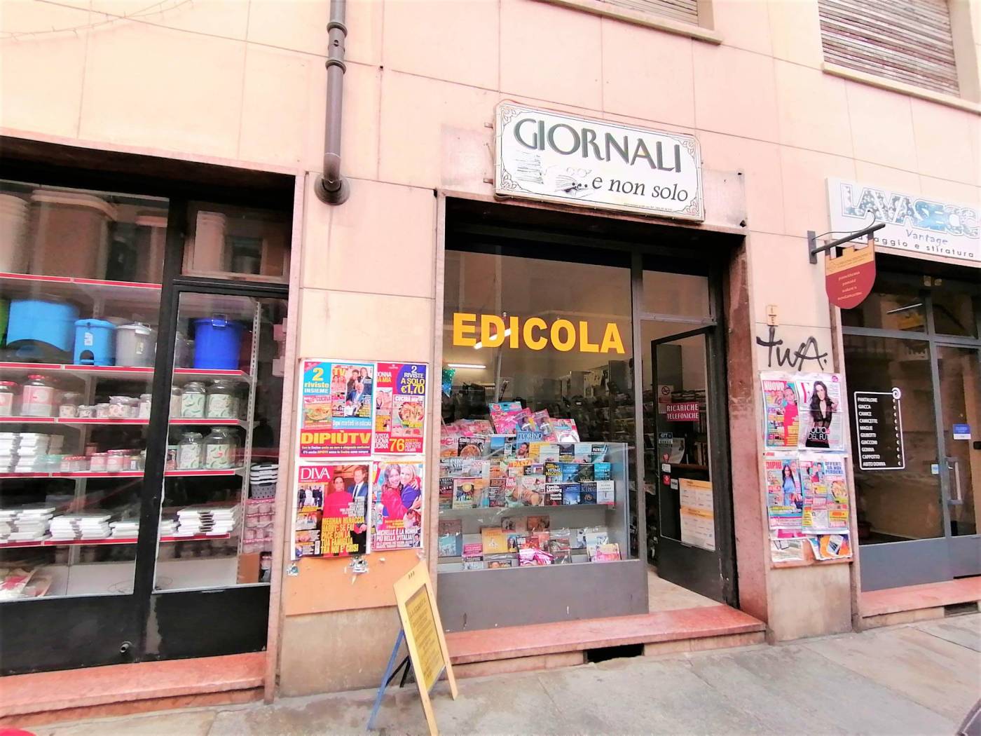 Locale commerciale in Vendita