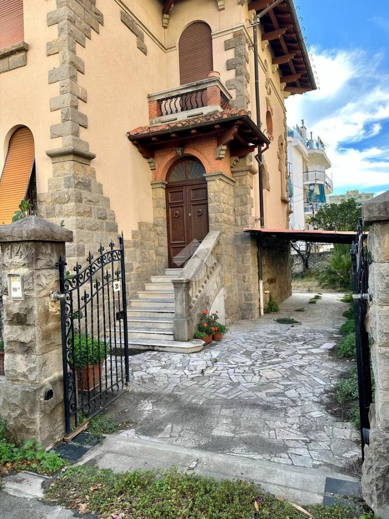 Quadrilocale via marinella 14, Corso degli Inglesi, Sanremo