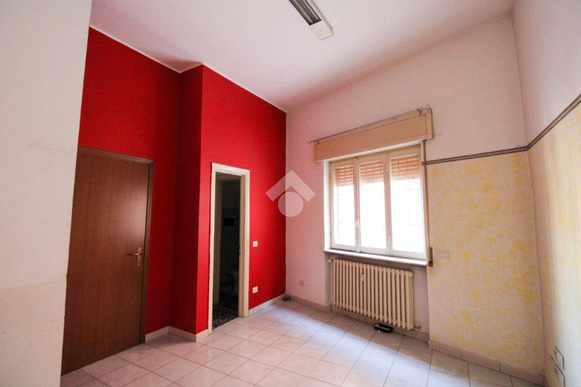 Locale commerciale in Vendita