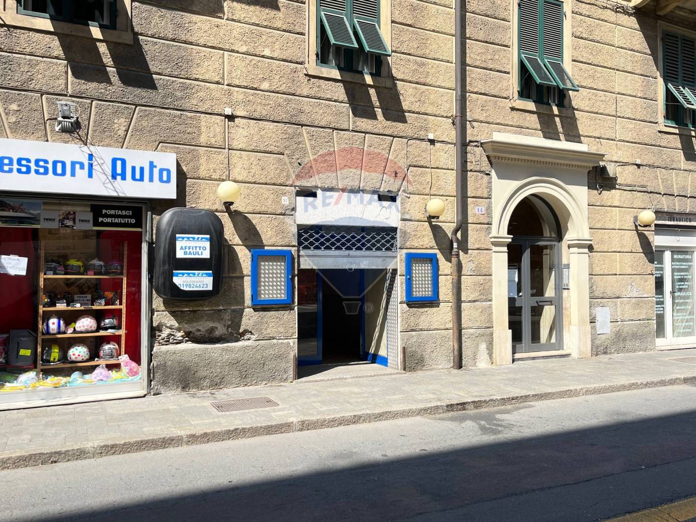 Locale commerciale in Vendita