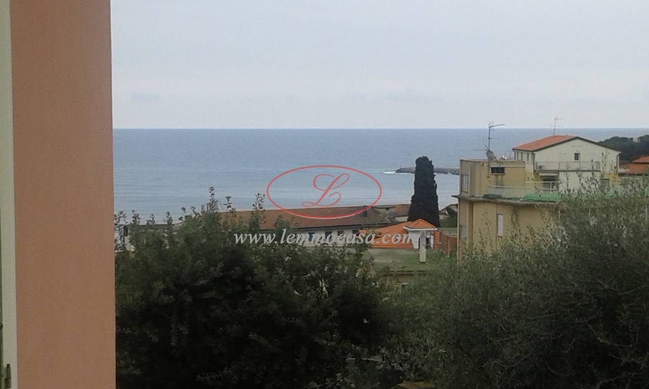 Trilocale via Aurelia Ovest, Centro, Diano Marina