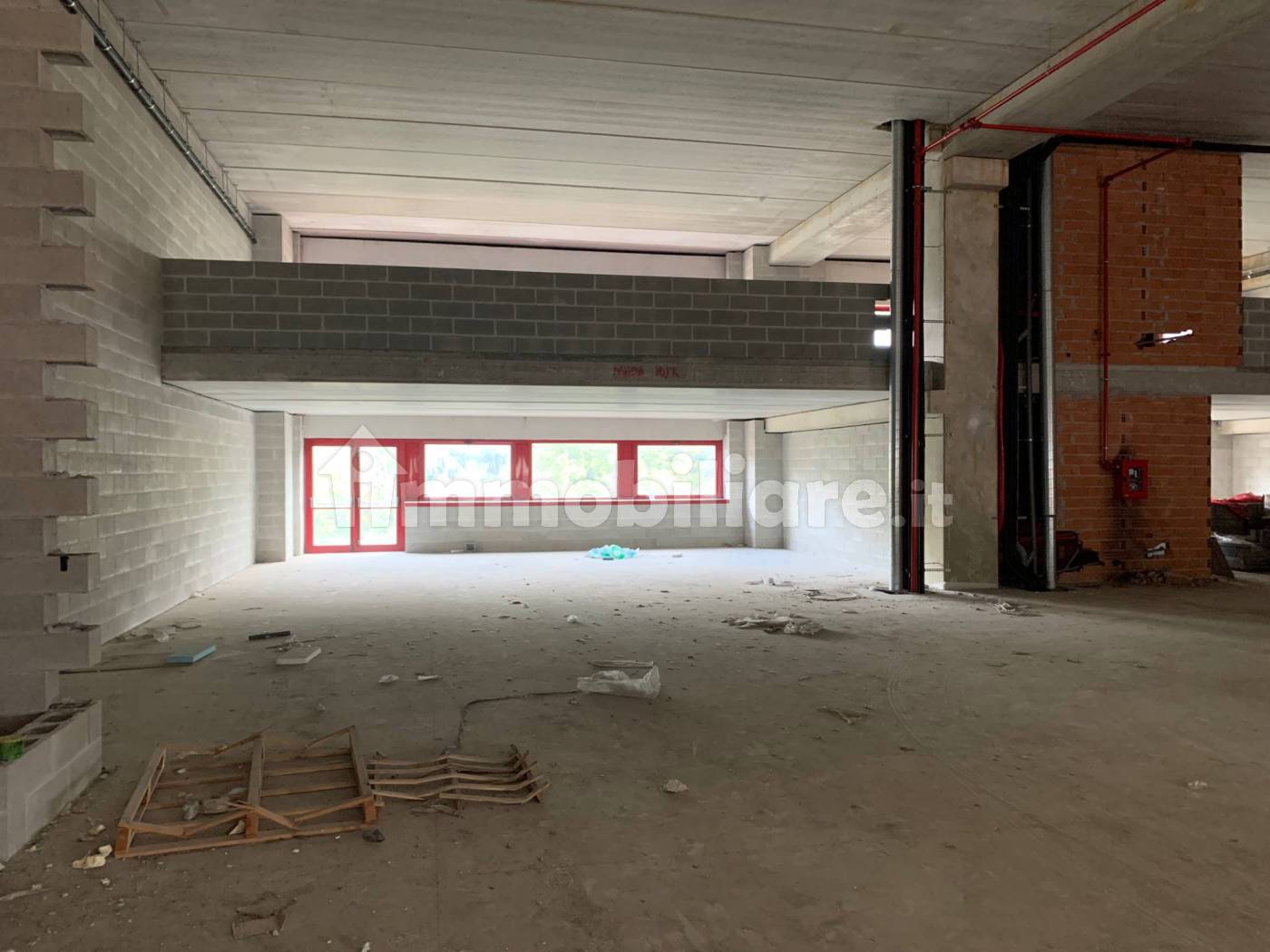 Capannone in Vendita