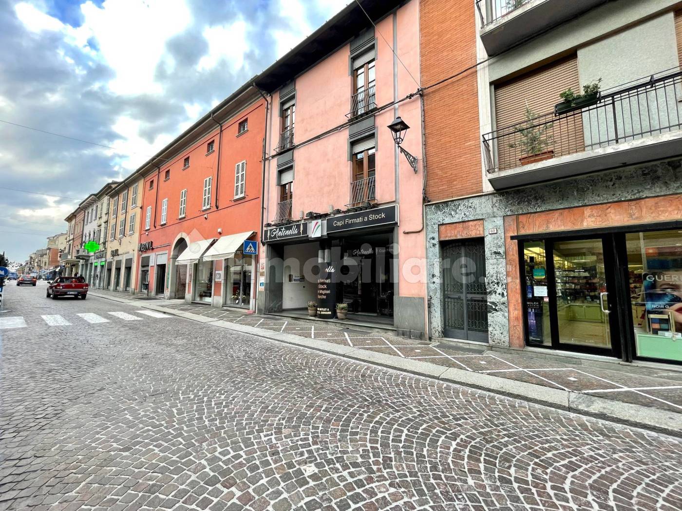 Appartamento buono stato, secondo piano, Sant'Antonio - Veggioletta, Piacenza