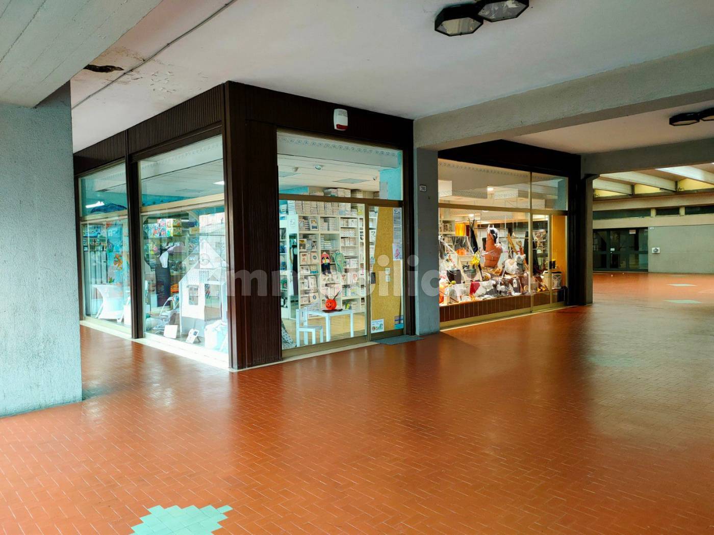 Locale commerciale in Vendita