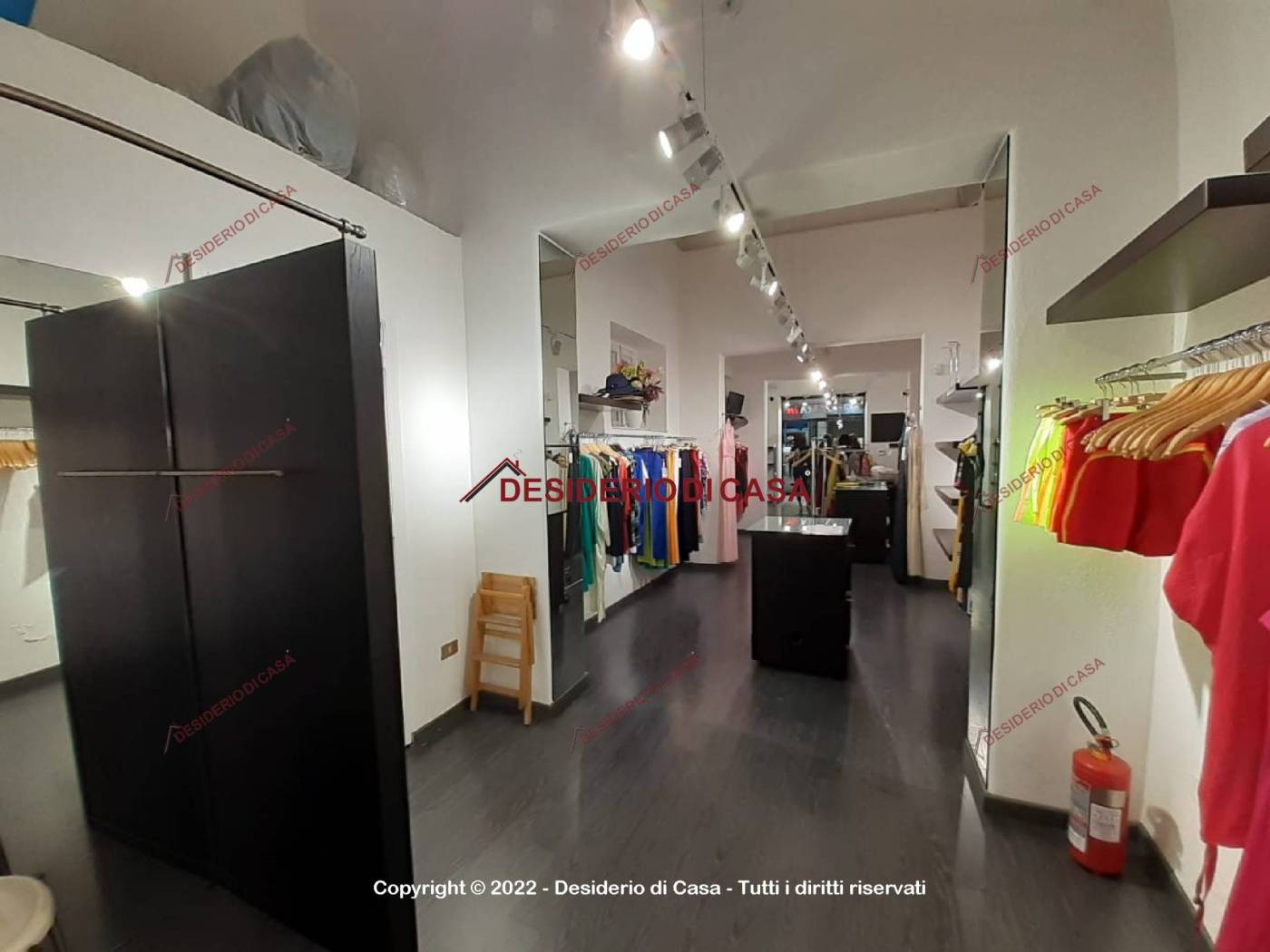 Locale commerciale in Vendita