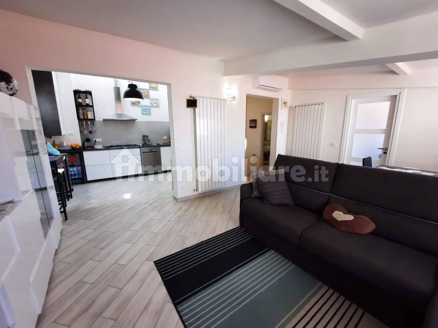 Quadrilocale via Ugo Foscolo, Centro, Viareggio