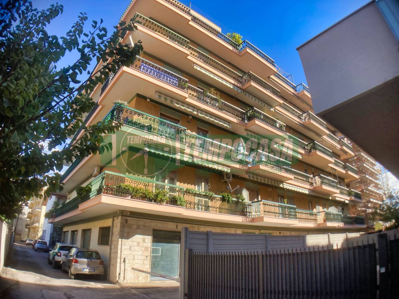 Locale commerciale in Vendita