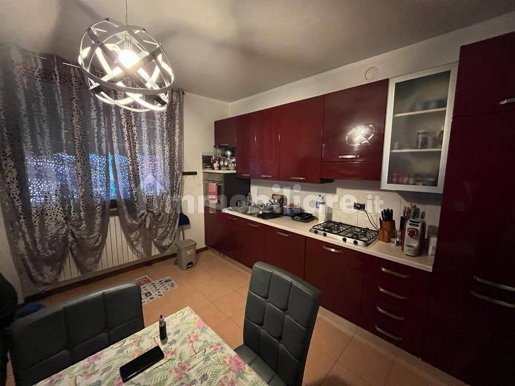 Trilocale via Umberto I, Centro, Dovera