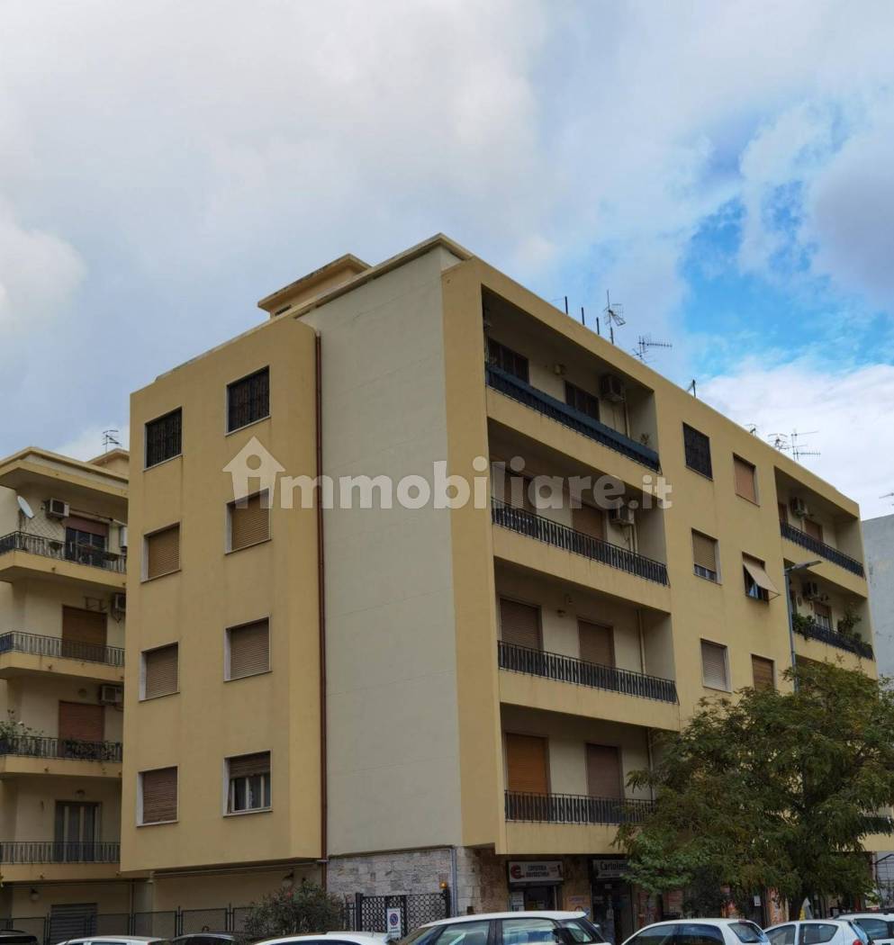 Quadrilocale via Pietro Castelli 38, Gravitelli, Messina