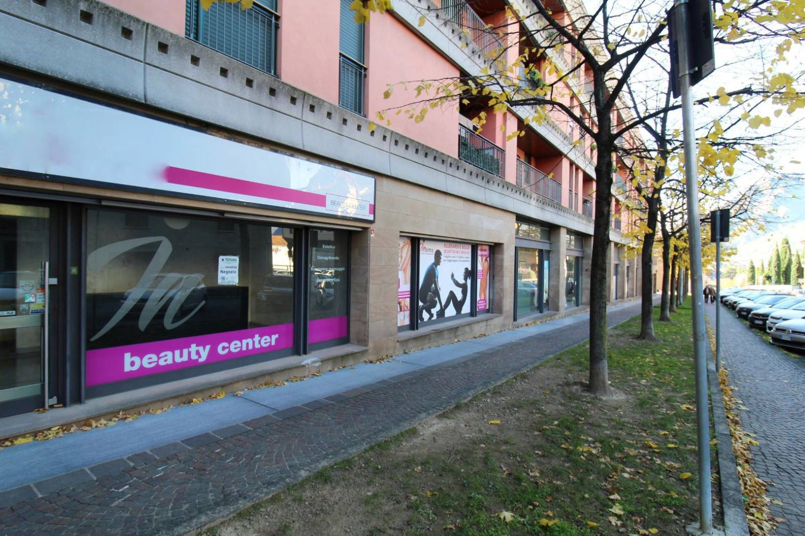 Locale commerciale in Vendita