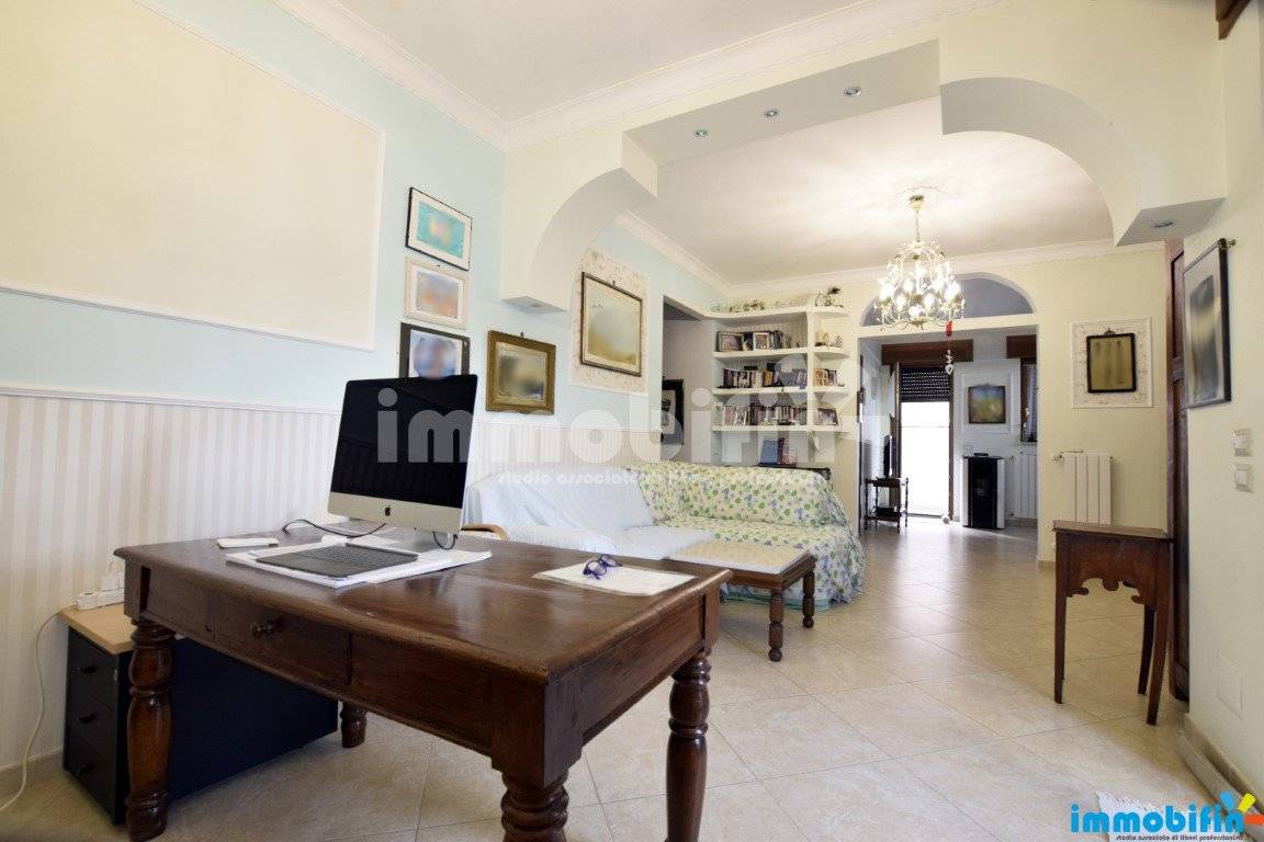 Appartamento buono stato, primo piano, Oria