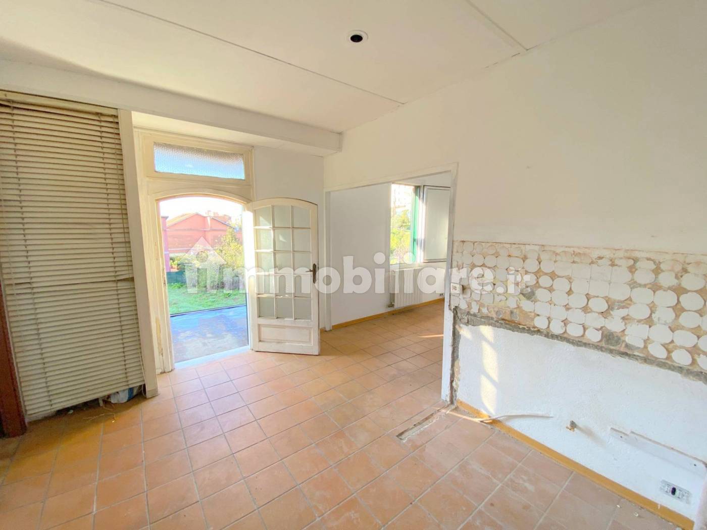 Trilocale da ristrutturare, primo piano, Oneglia, Imperia