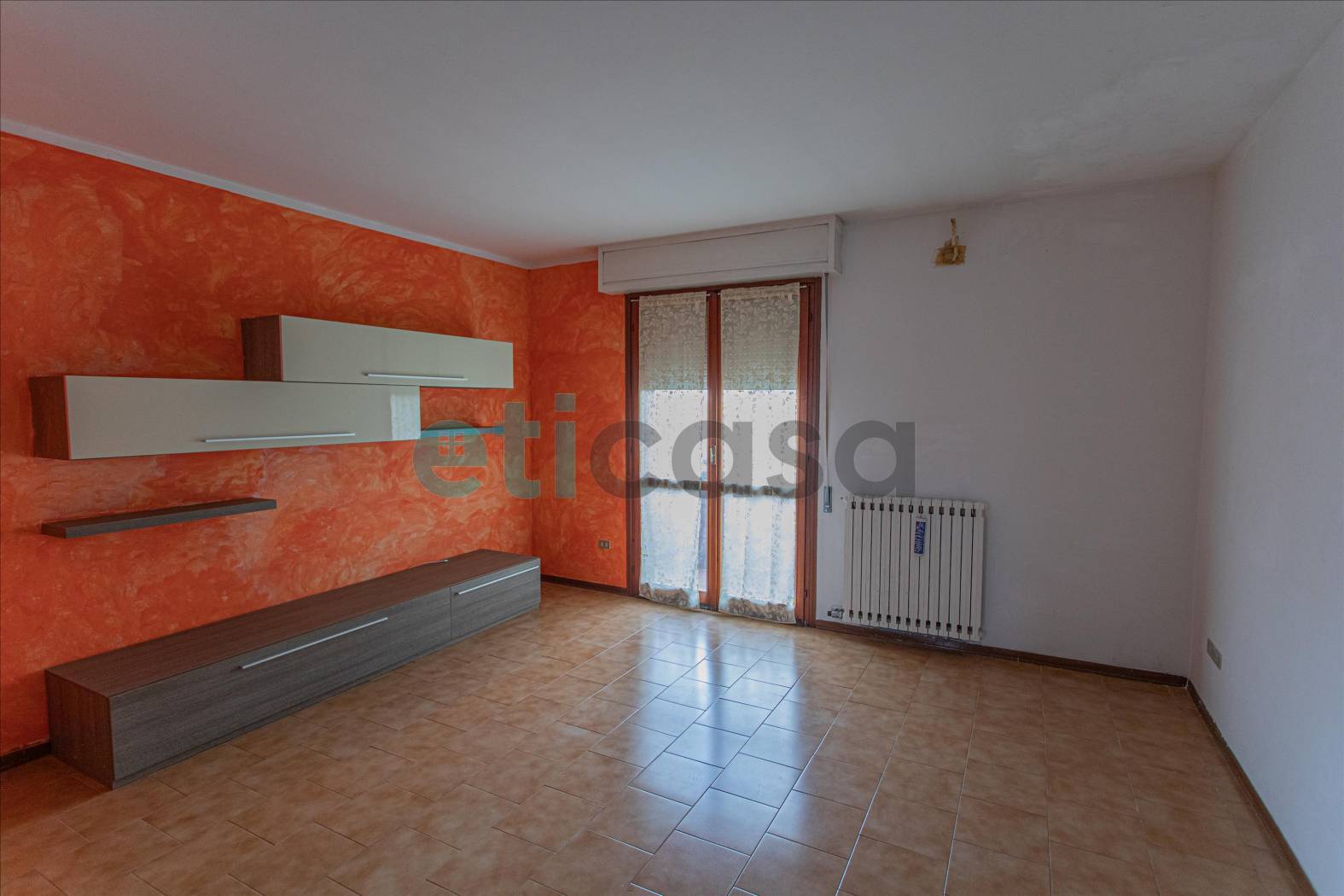 Trilocale via Alessandro Manzoni 10, Centro, Maleo