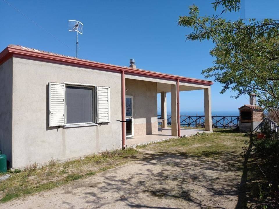 Villa unifamiliare, nuova, 90 m², Badolato